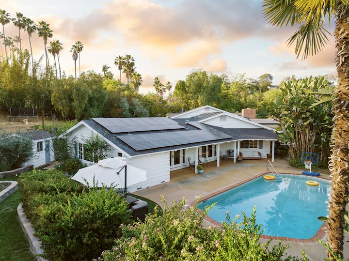 Private Sprawling Ranch Oasis Koi Pond, Pool, Golf - San Diego, CA