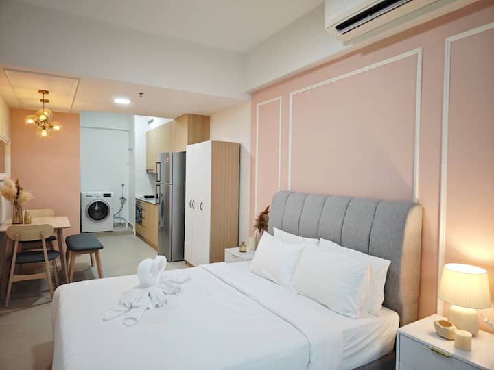 Cozy Couple Pink Suite Klcc View Colony Infinitum - Kuala Lumpur