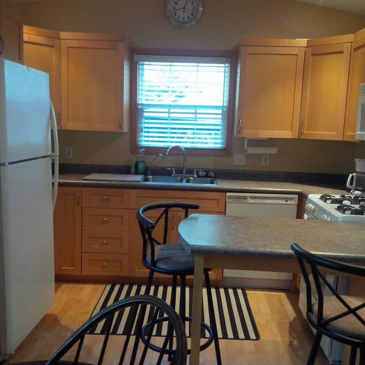 Peaceful Cottage In Bayfield - Clinton
