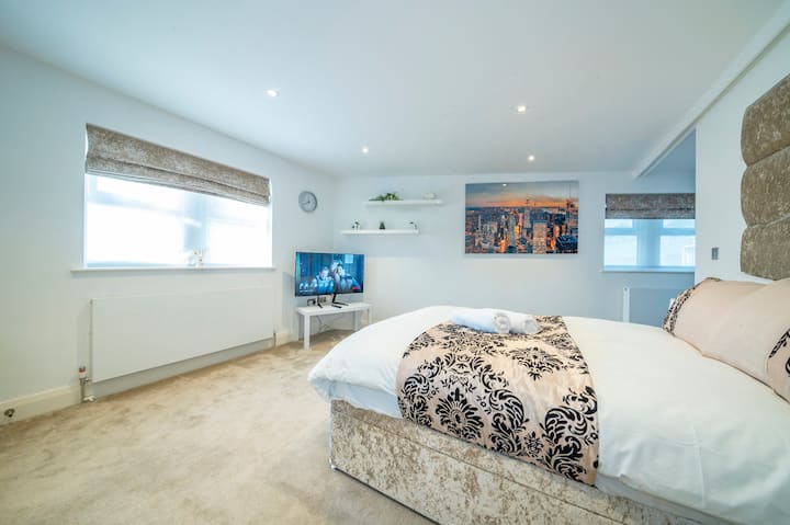 Cozy Room With Fast Wifi In West Yorkshire - Wakefield
