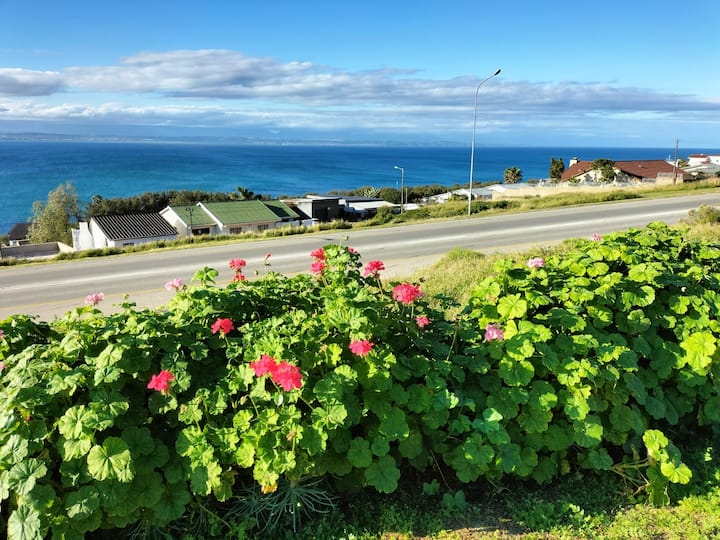 Airbnb By The C - Mossel Bay