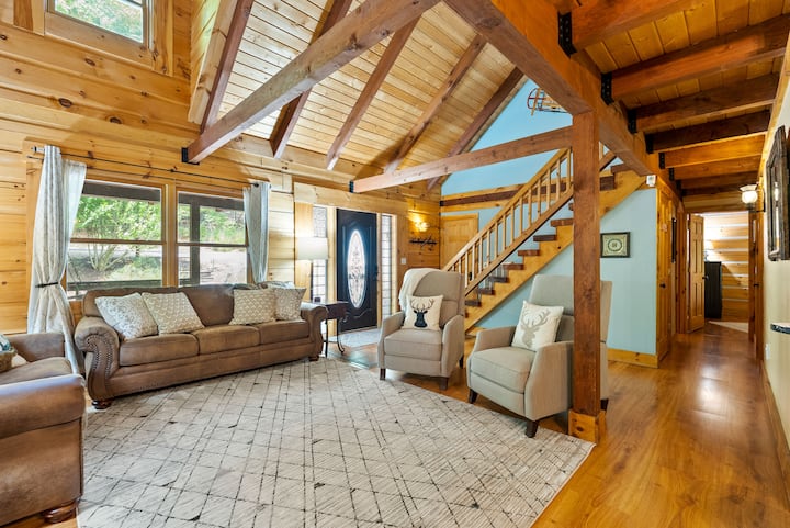 Beautiful Log Home/pooltable/jacuzzi Tub - Massanutten, VA