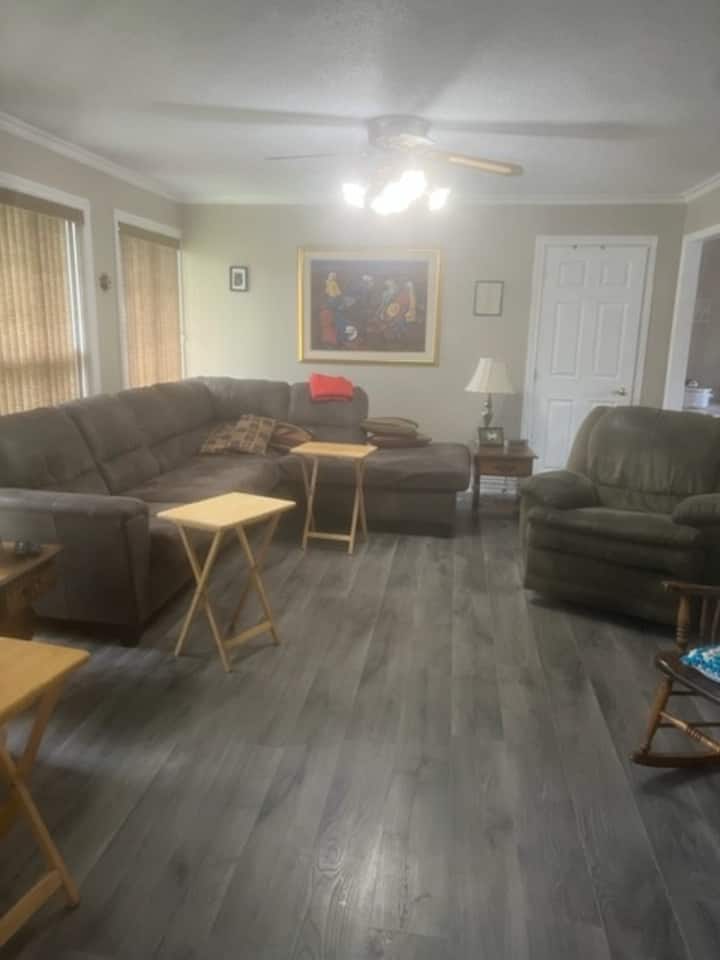 Great Place 2br House, Kippens - Stephenville