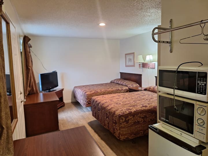Angelina Motel Living Units (2 Beds) - Lufkin, TX