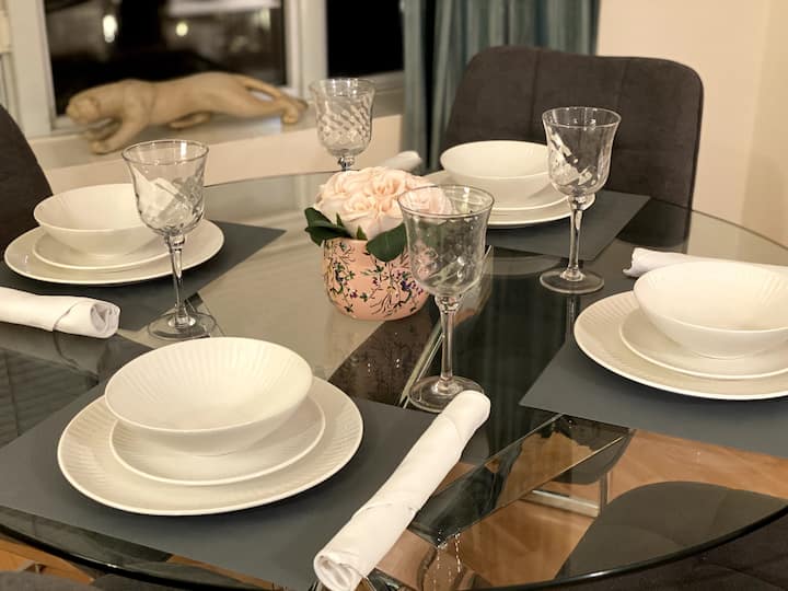 Luxury Spacious Condo In Heart Of The City! - Toronto, ON