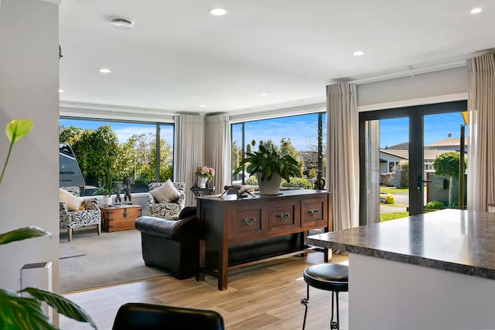 R&r In Rainbow Point - New Zealand