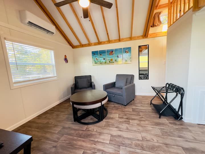 Loft/tiny House, Perfect For 4 (826-2) - Rockport, TX