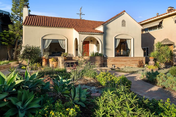 Sea Breeze Casita - On The Bluff With Ocean Views - Long Beach, CA