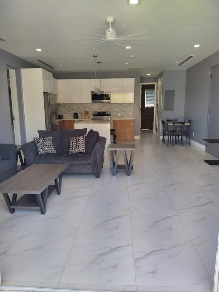 Ultra Modern Condo In Bahamas - Nassau