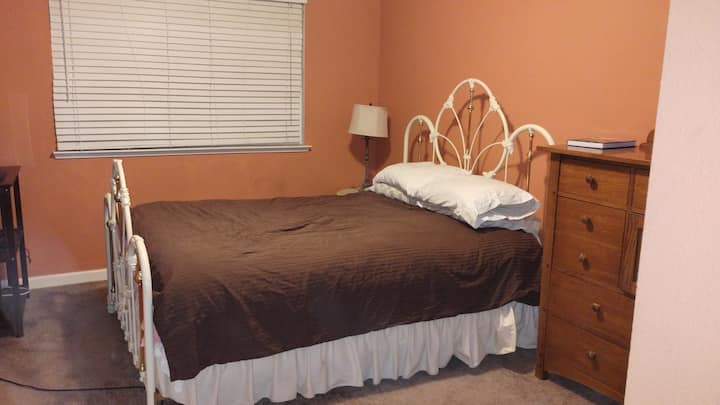 Lakefront Condo In Green Valley - Fairfield, CA