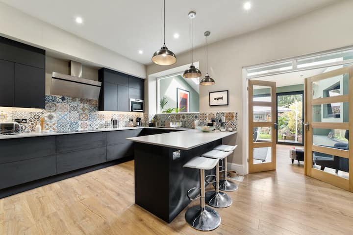 Gorgeous Edwardian Home, London - Ilford