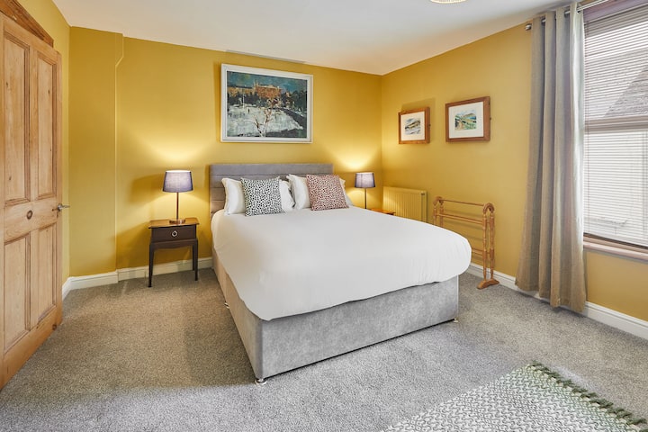 Oswy Street, Whitby. Sleeps Up To 7 Guests - Sandsend