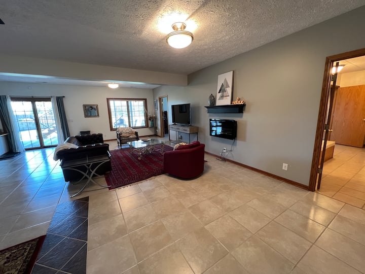 Enjoy Pristine Serene 2 Bd. Apt. - Bluestem Lake, NE