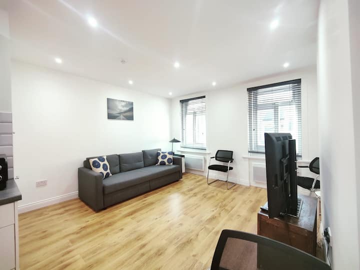 3 Bed Flat Close To Liverpool St - London, UK