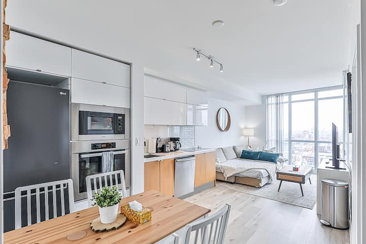 Fabulous & Charming Condo Dt - Toronto