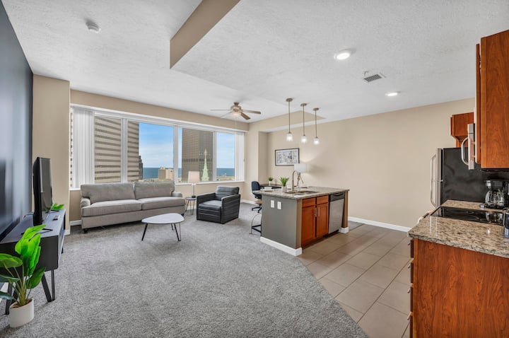 Lake Views! 15th Floor Downtown High-rise | Gym - Cleveland, OH
