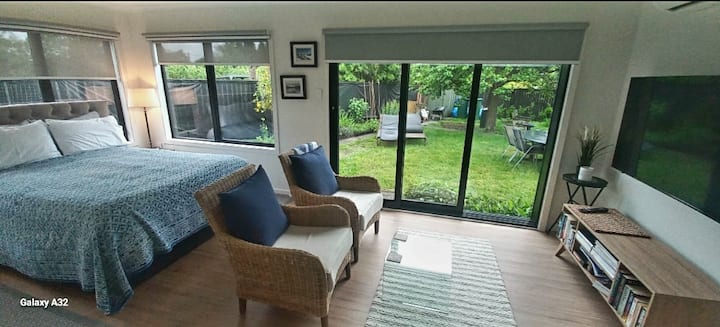 Charli's House. Self Contained Suite - Greytown