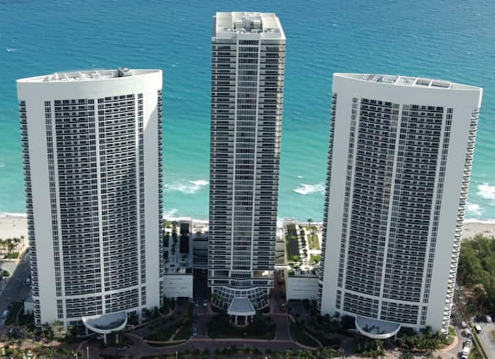 5-star Resort Ocean View Condo Beach Club Ii - Hallandale Beach, FL