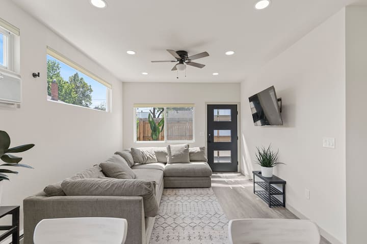 Beautiful Denver Carriage House (1) - Englewood, CO