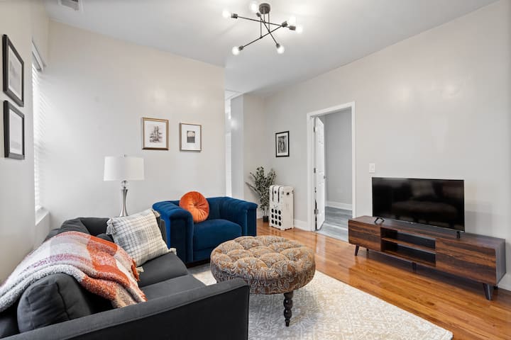 Bright 3br/1ba Free Park/laundry Minutes From Dt - Little Italy - Chicago