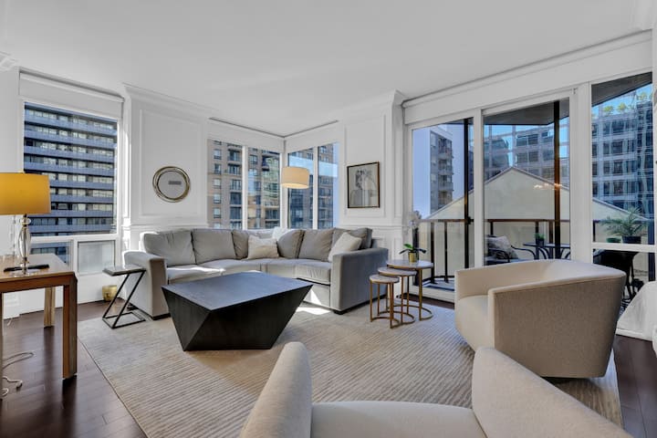 Yorkville Luxe Suite Near Yonge-bloor & Mink Mile - Toronto