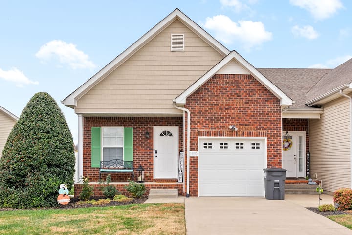 Harvest Hideaway - Clarksville, TN