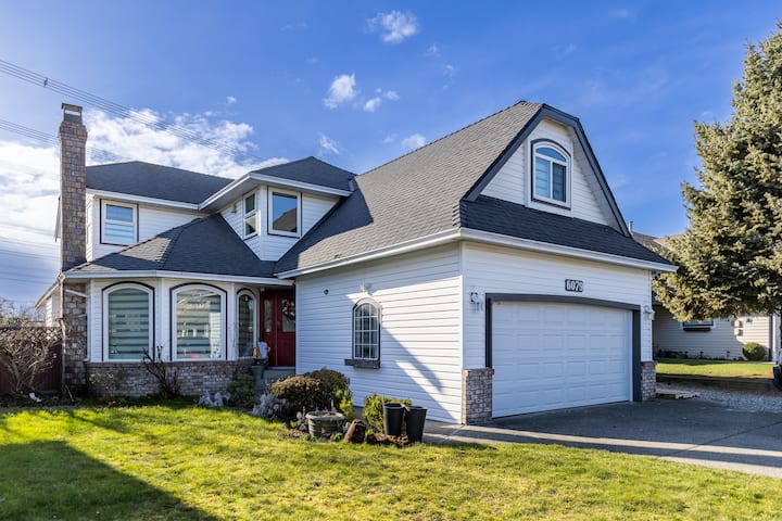 Wonderful 4br House In Surrey - Langley