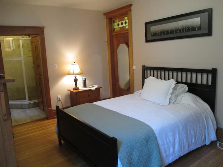 Old Nurses Residence Matron Room - Fernie