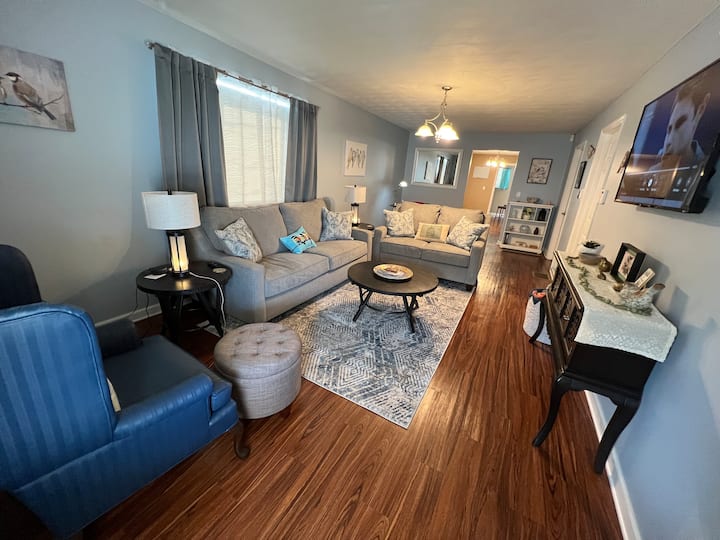 Ambrose Abode
3br 3beds 1bath Close To Hospital - Huntington, WV