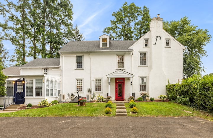 Modern Luxury In Old Farmhouse Wing - Sesame Place, Hulmeville