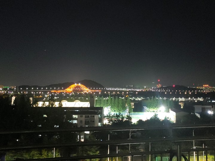 서울의집 방3개 .홍대,공항,  평일추가할인,9호선마곡나루역,공항철도 명동 도심의아파트 - Bucheon-si