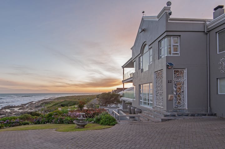 Oceanfront Family Suite - Hermanus