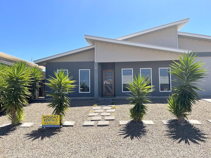 Bunker View - Port Hughes