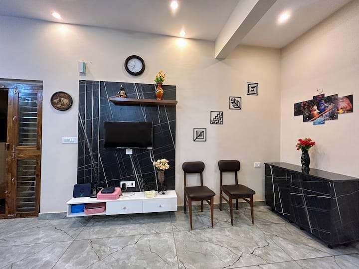 Prime 2b2b Home: Central Mysore - Mysuru