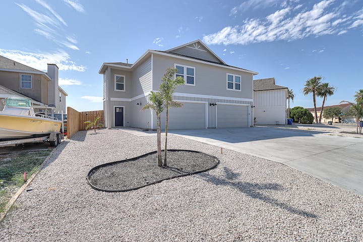 Cozy Cabana Island Retreat - House A - Corpus Christi, TX