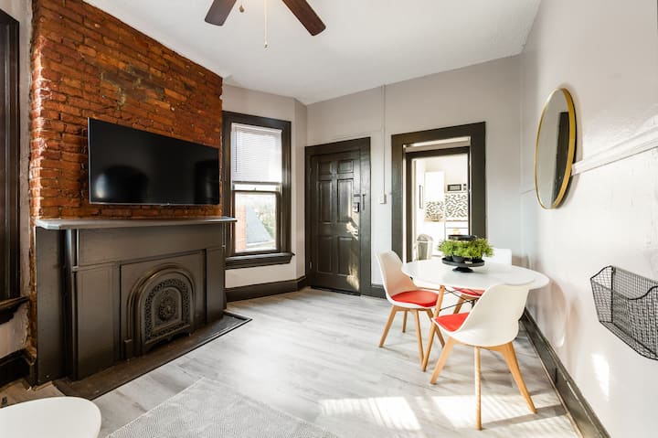 The Short North Star! Two Bed With Free Parking! - Columbus, OH
