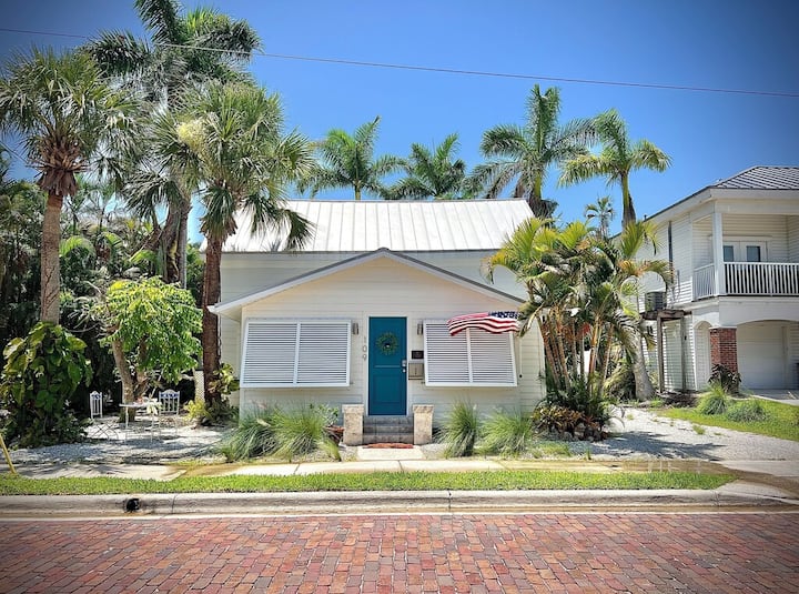 Coastal Bungalow & Private Oasis - Punta Gorda, FL
