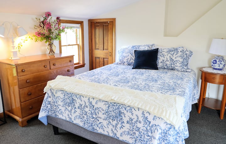 The Crow's Nest Apartment - Provincetown, MA