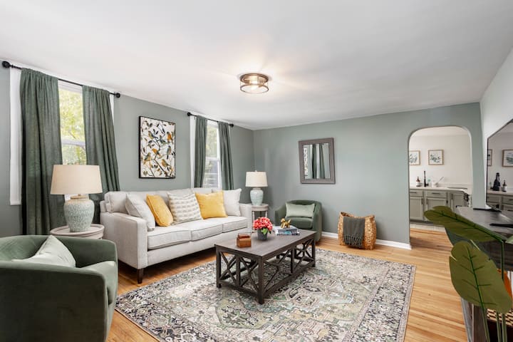 5 Min Walk To Downtown Ann Arbor! Gorgeous Home - Ann Arbor, MI