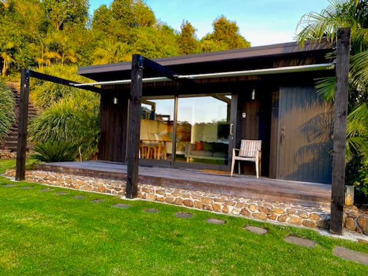 Modern Tiny House And Cabin In Parklike Setting - Kerikeri