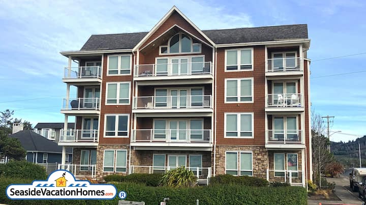 Seaview Penthouse At Seaside Beach - Seaside, OR