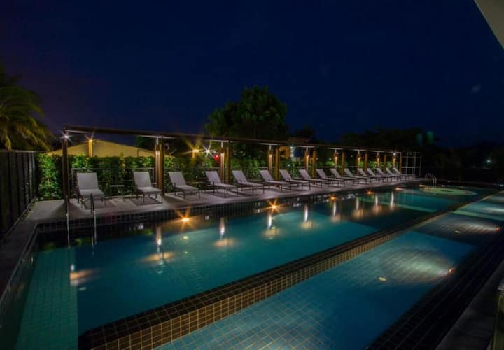 Phuket Airport - Deluxe Room & Breakfast - Phuket