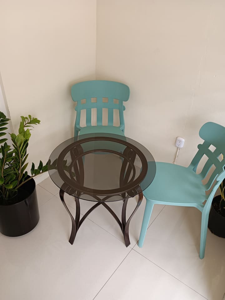 Tucked Away Oasis (Studio) - Kingston