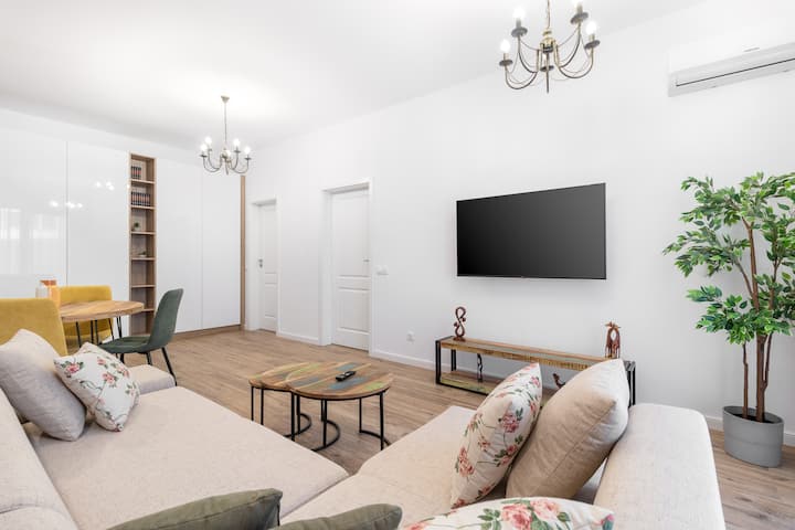 Crisana One, Apartment With Balcony - Oradea