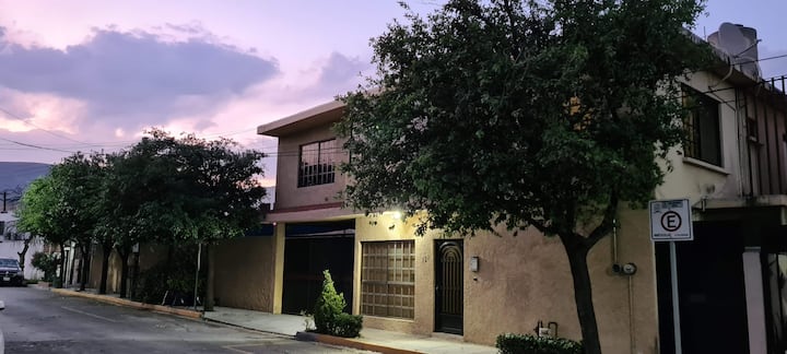 Encantadora Casa Con Alberca - Monterrey