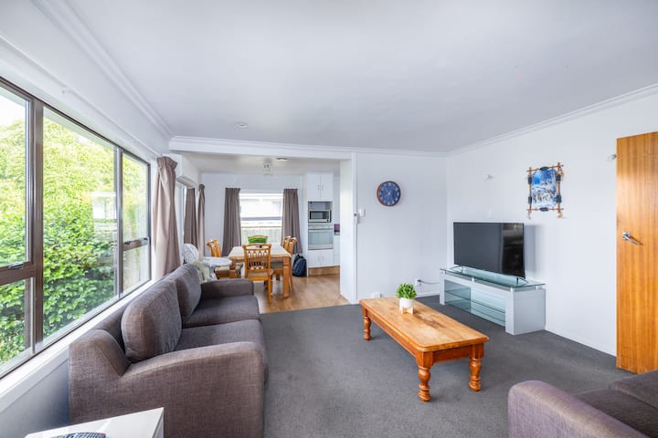 Family Friendly Retreat In Rotorua’s Top Suburb - Rotorua