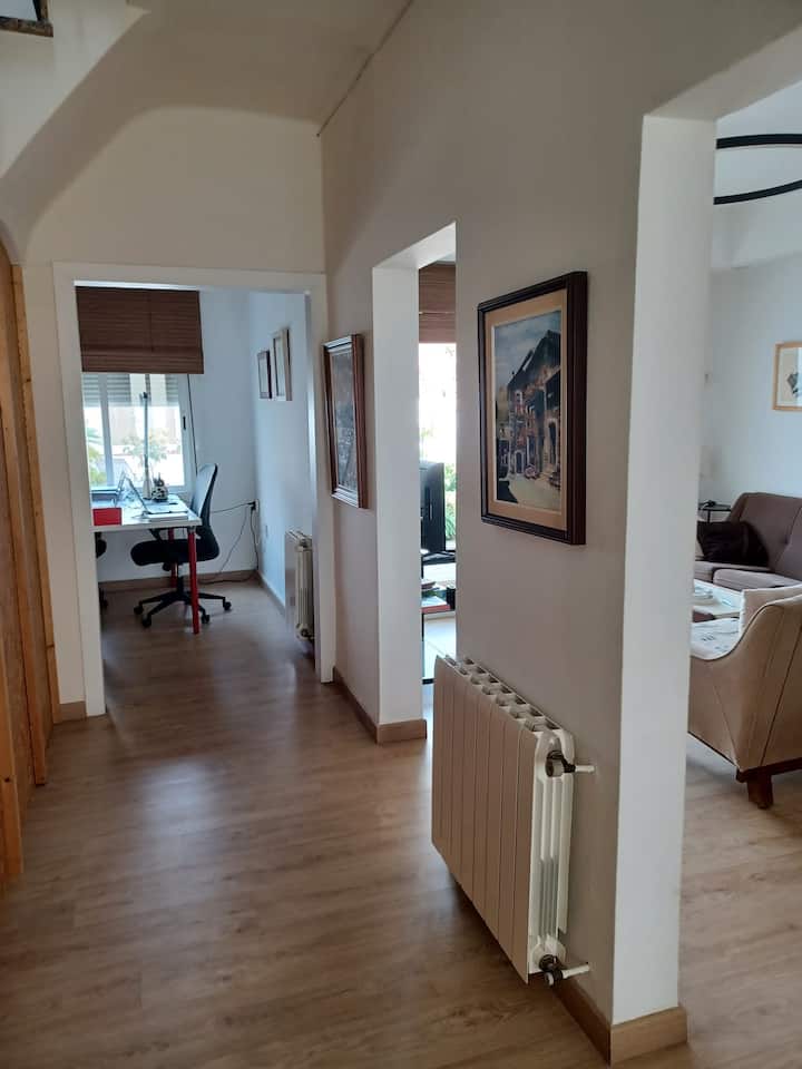 Joli Duplex Jumelé Avec Patio Et Annexe. - Mataró