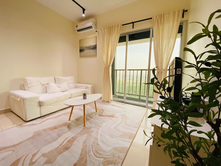 Breathtaking View Suite @ Klia
(With Balcony) - Sepang