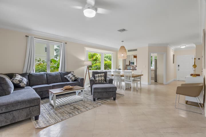 Large 4bdr/family/pool/location/atlantis Unit 1 - Nassau