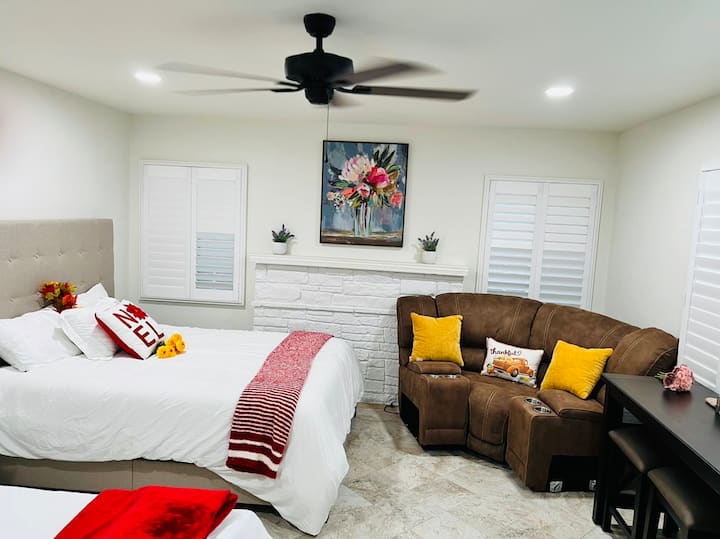 Mt101 -Private Room In Big Villa - Garden Grove, CA